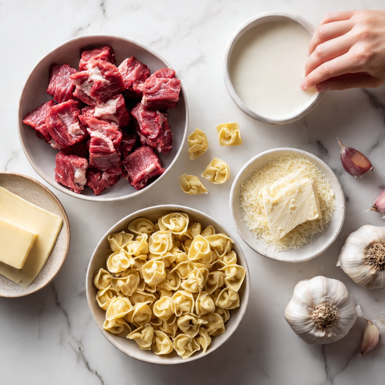 Creamy Garlic Steak Tortellini: Irresistible & Quick Dinner